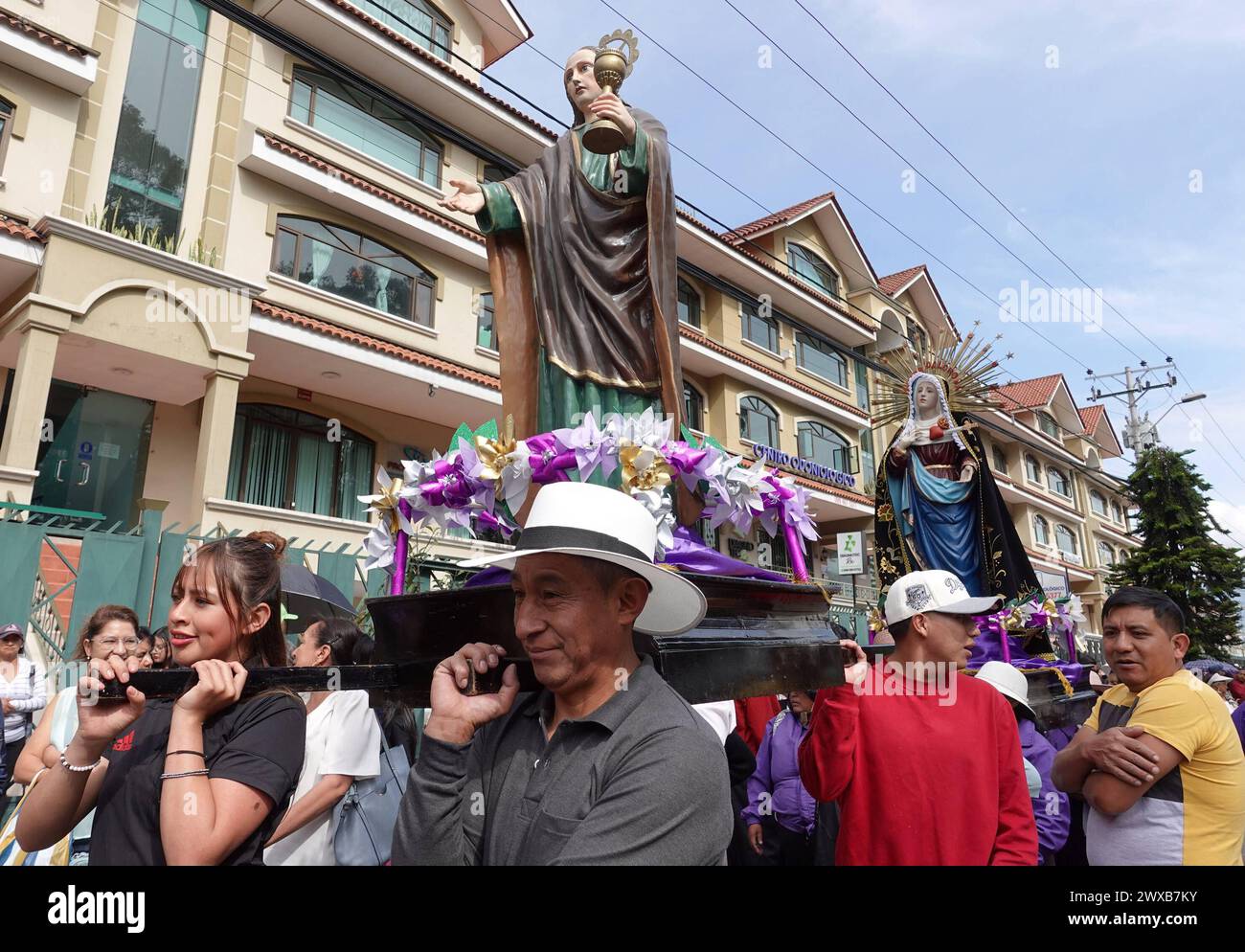 CUENCA-VIACRUSIS-SEMANA SANTA-TURI Cuenca,Ecuador 29 de marzo de 2024 ...
