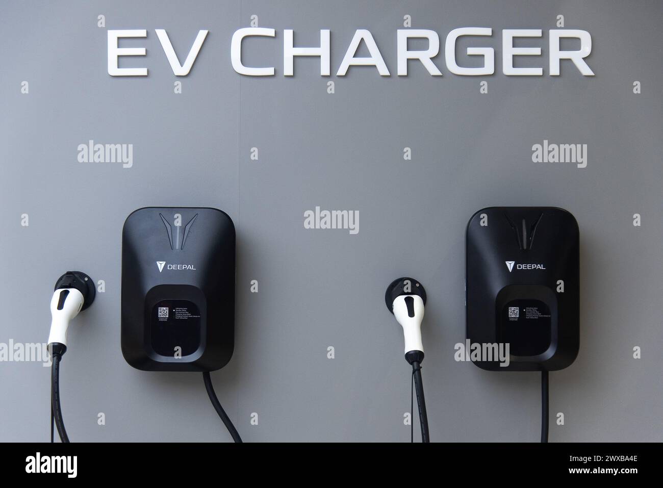 Electric vehicle charger showcase hi-res stock photography and images ...