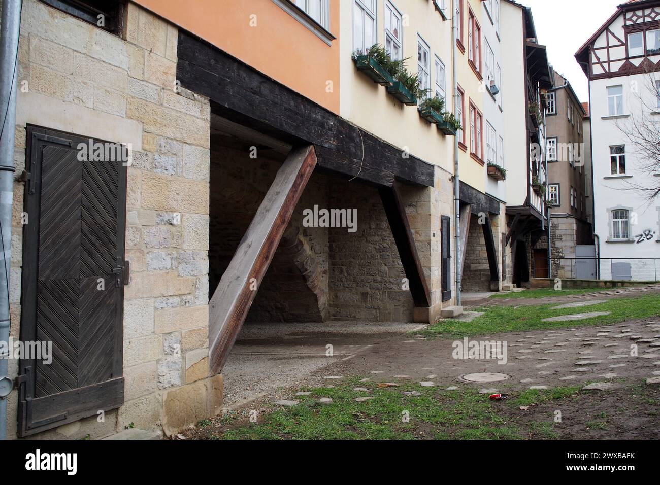 One of the arches of the Merchants' bridge, Krämerbrücke, medieval arch ...