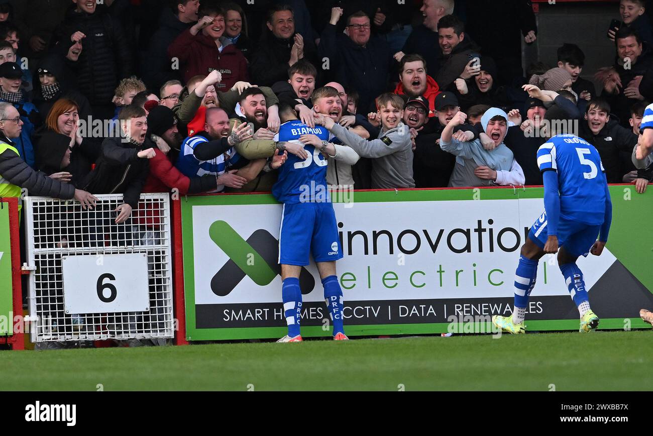 Football celebration hug hi-res stock photography and images - Alamy