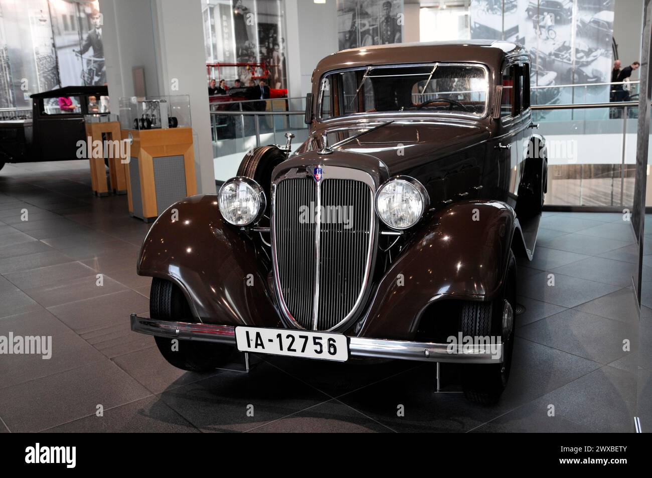Museum mobile, Audi Museum, Frontal view of an antique black car with ...