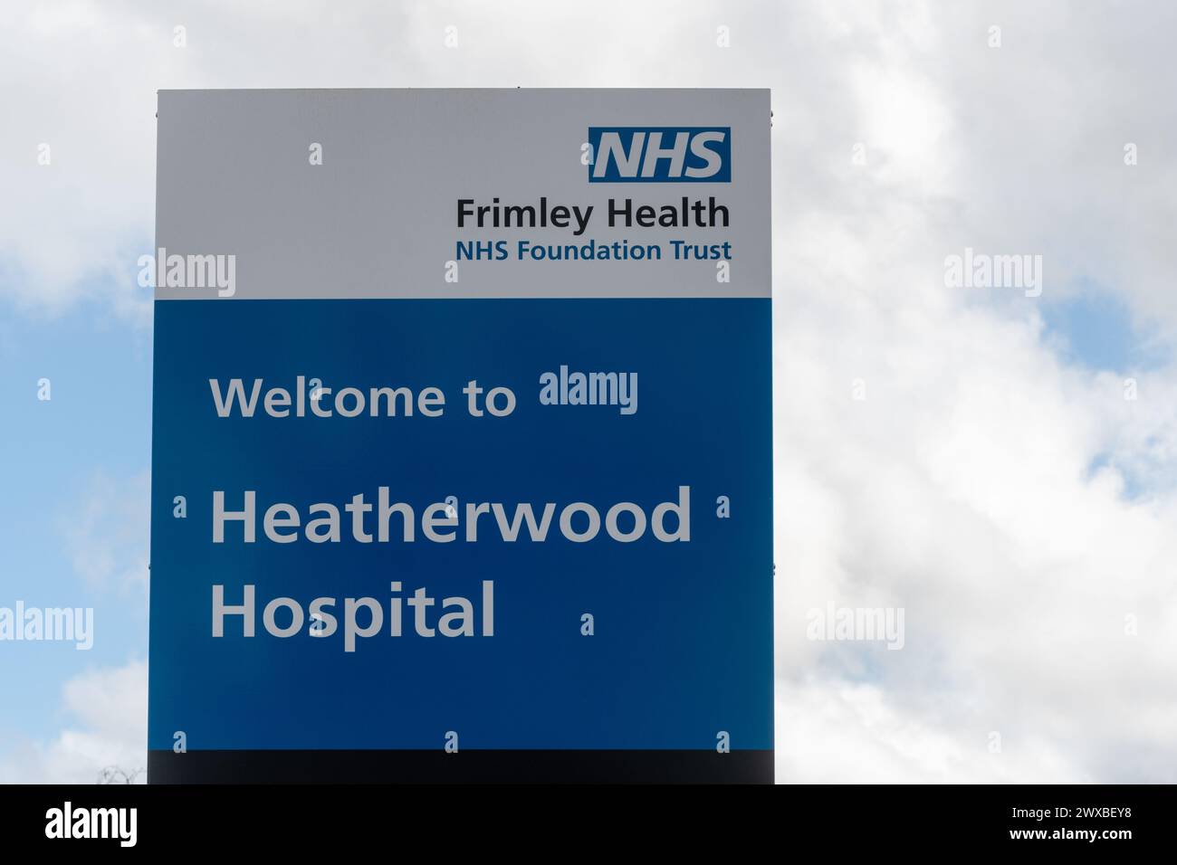 Nhs signage hi-res stock photography and images - Alamy