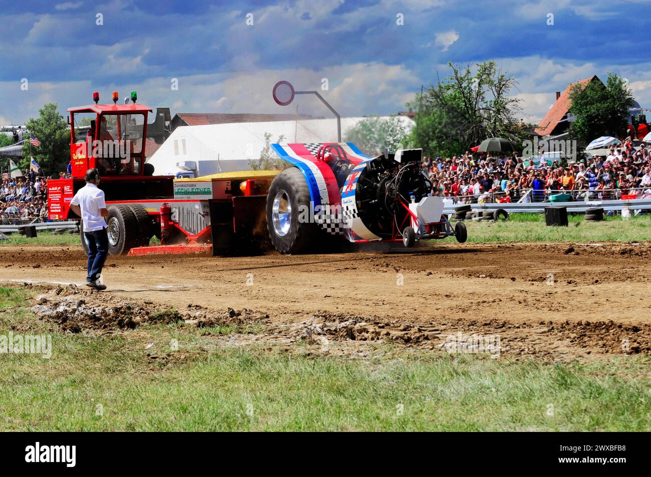 Pulling tractor hi-res stock photography and images - Alamy