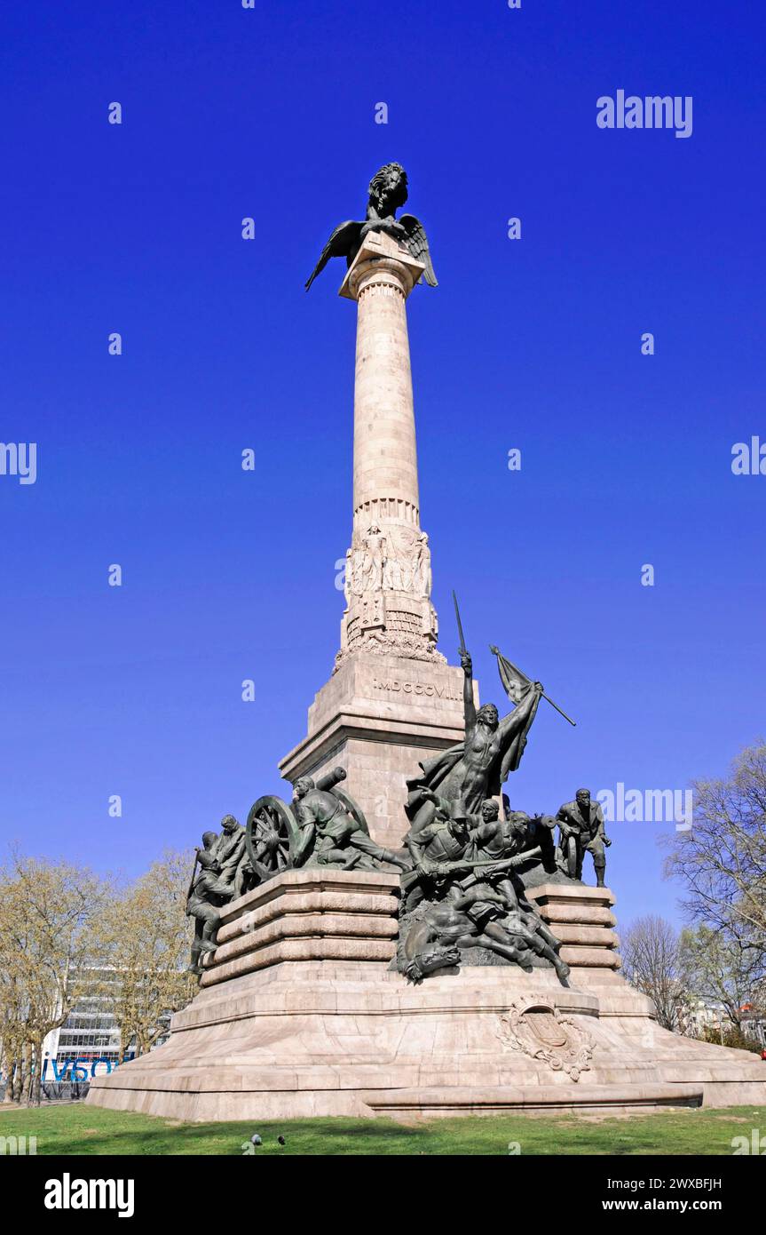 Monumento da Guerra Peninsular, Porto, statue on a column in Porto ...