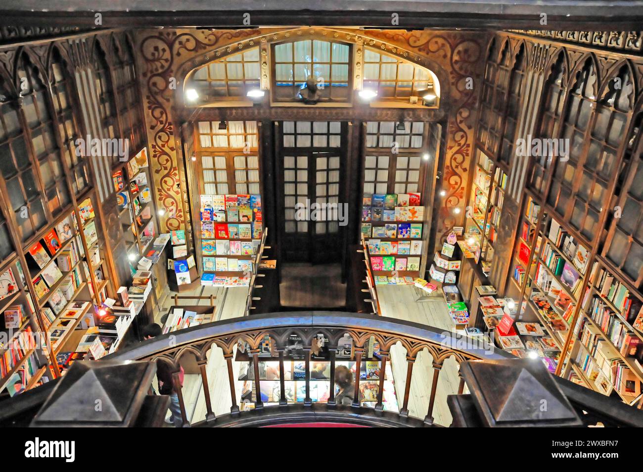 Lello, staircase, Livraria Lello built in 1881, bookshop, Porto ...