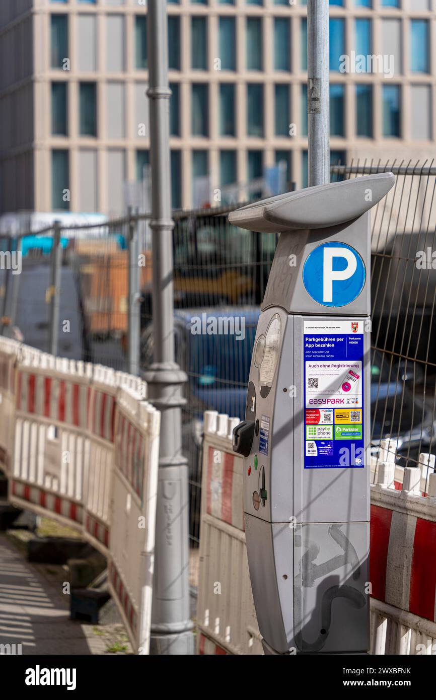 Parking machine at a roadworks site, Berlin, Germany Stock Photo - Alamy