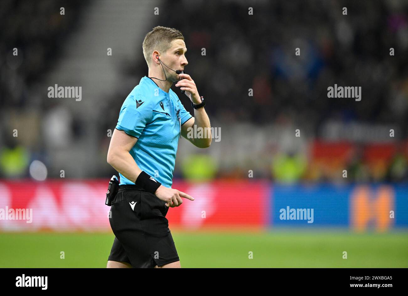 Referee Referee Espen Eskas NOR whistles, international match Germany ...