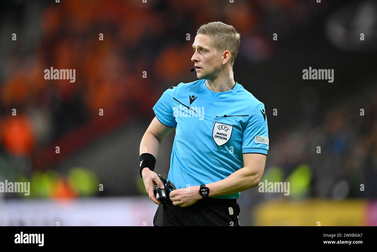 Referee Referee Espen Eskas NOR International match Germany GER v ...