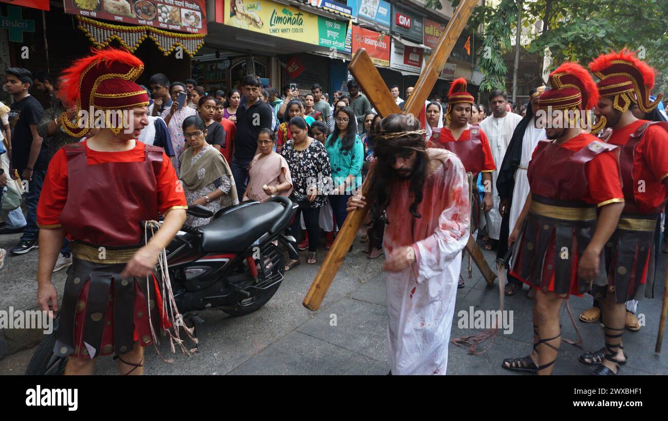 India. 28th Mar, 2024. THANE, INDIA - MARCH 29: Devotees participate in ...