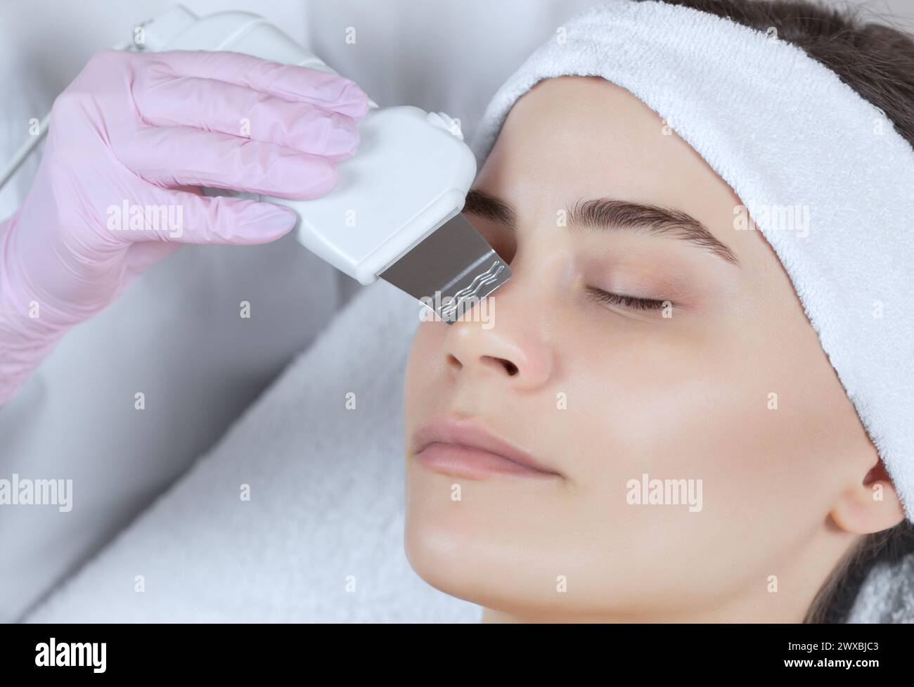 Extended pores hi-res stock photography and images - Alamy