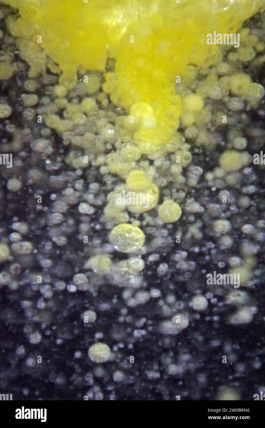 Oil in water mix glass hi-res stock photography and images - Alamy