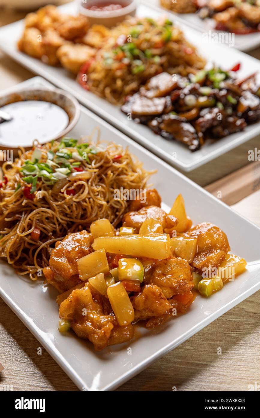 Table setting chinese restaurant hi-res stock photography and images ...