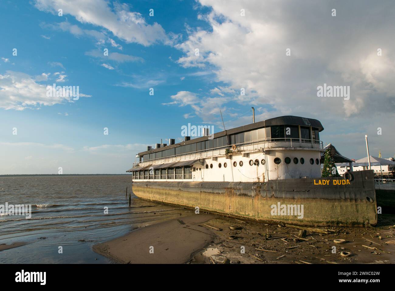 Sunken ship brazil hi-res stock photography and images - Alamy