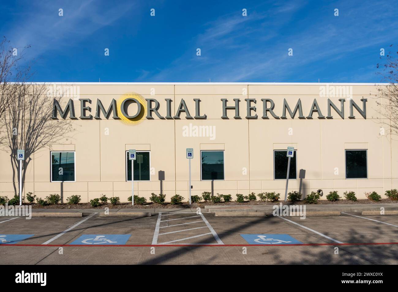 Memorial Hermann sign on the building in Pearland, Texas, USA Stock ...