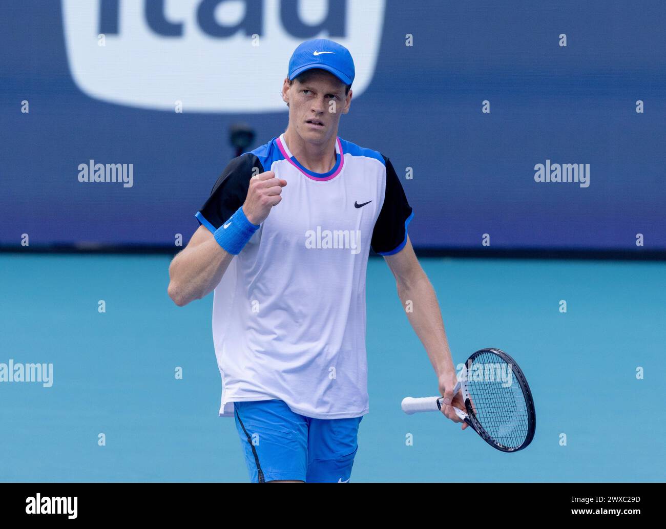 Daniil medvedev reacts 2024 hi-res stock photography and images - Alamy