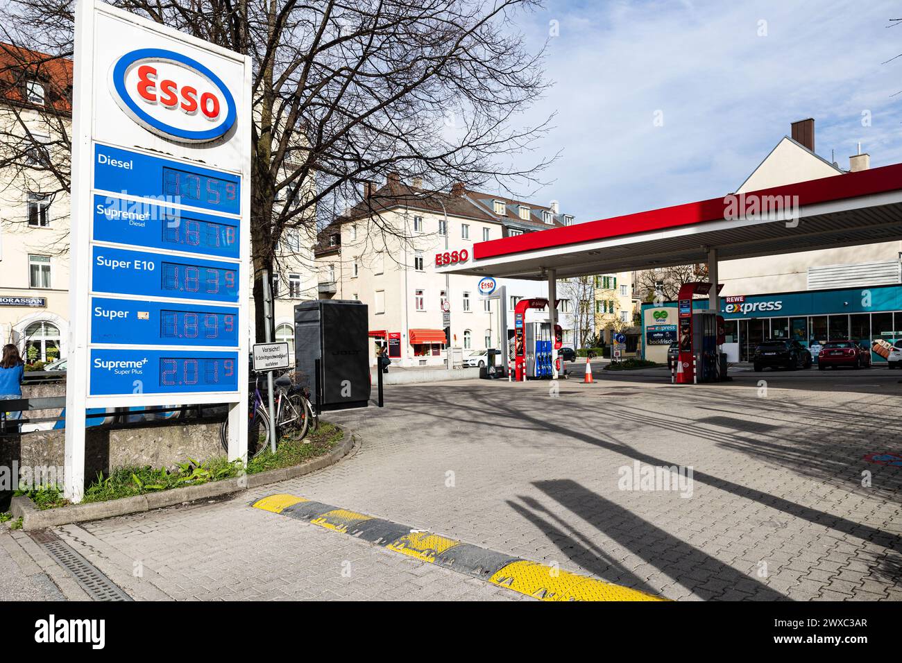 Munich, Germany. 29th Mar, 2024. Esso Gas Station. On Good Friday ...