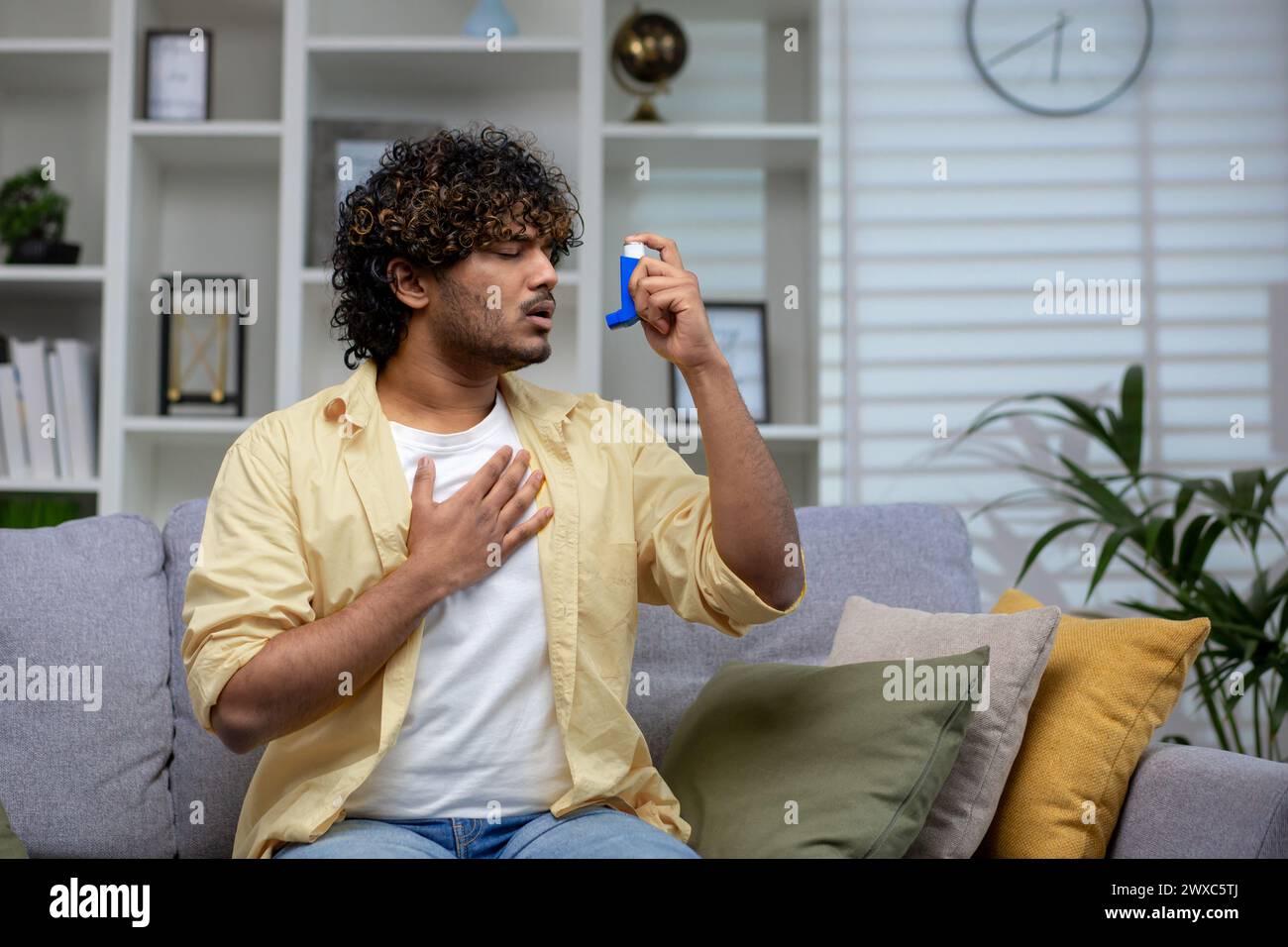 Inhaler outfit hi-res stock photography and images - Alamy