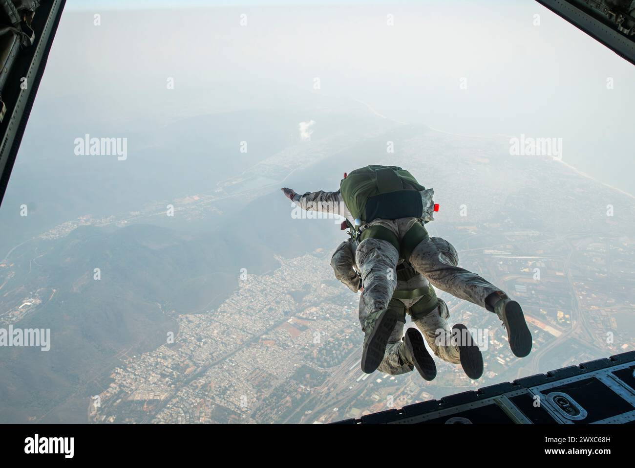 U.S. Marines assigned to the Reconnaissance Company and Combat ...