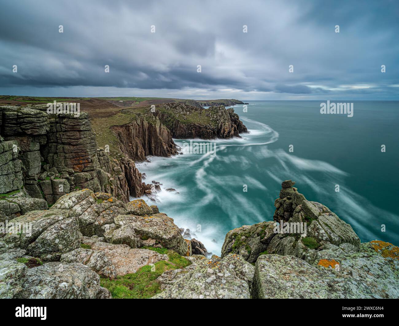 Cliff end point hi-res stock photography and images - Alamy