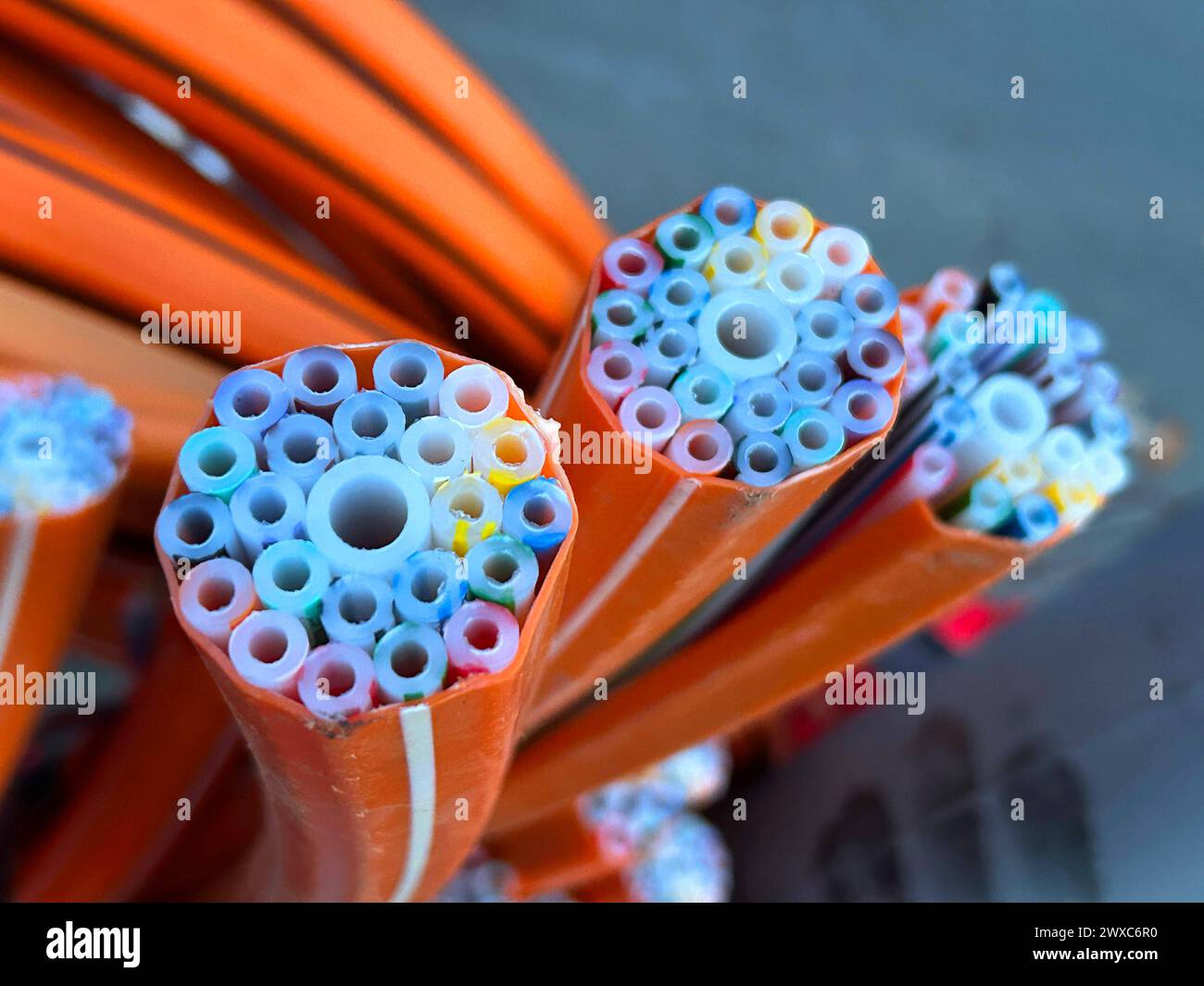Leerrohre für die Verlegung von Glasfaserkabeln Glasfaserkabel ...