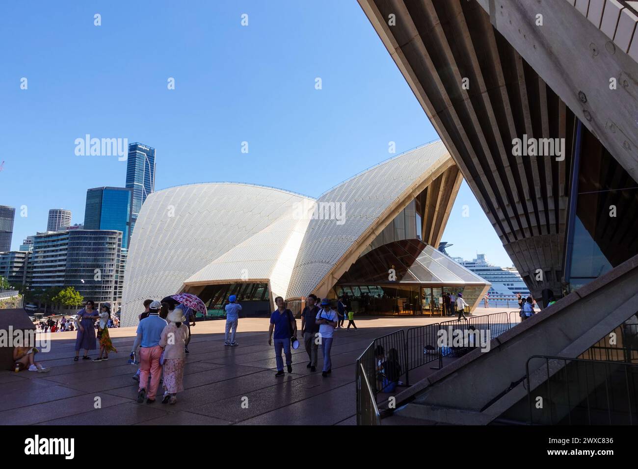 Pink granite clad hi-res stock photography and images - Alamy