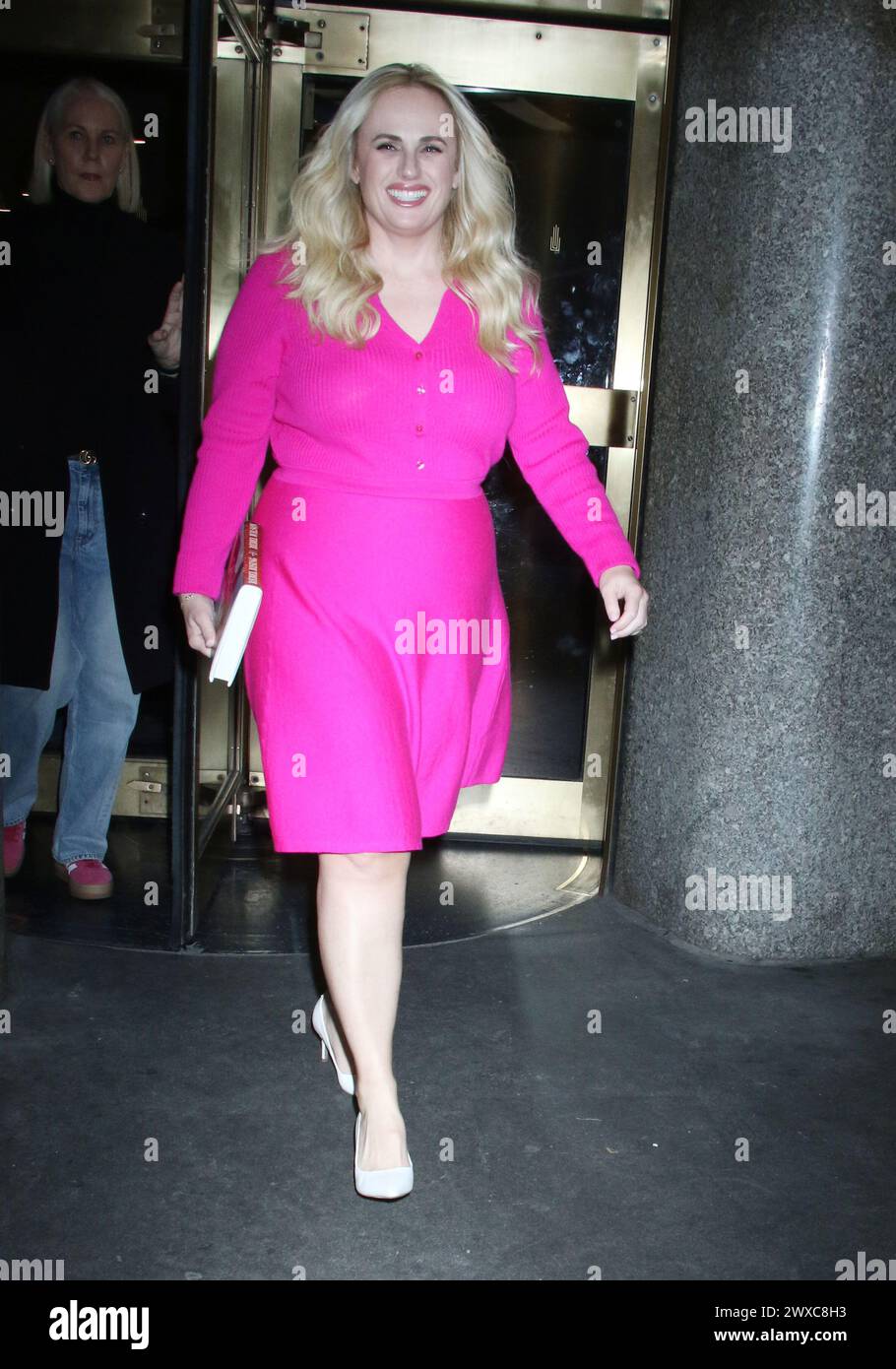 March 29, 2024 Busy Philipps on Kelly Clarkson Show to talk about her ...