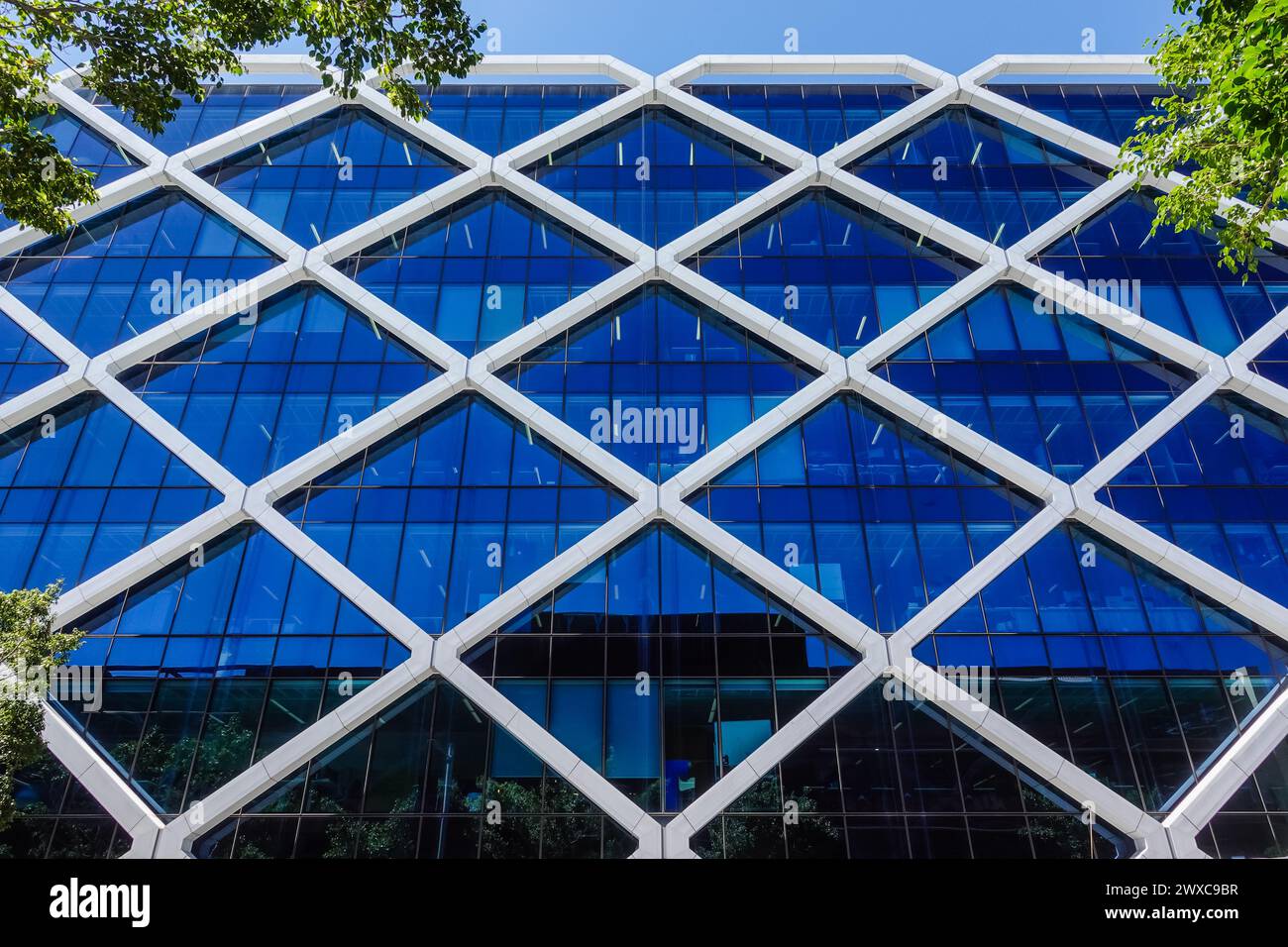 Diagonal beams hi-res stock photography and images - Alamy