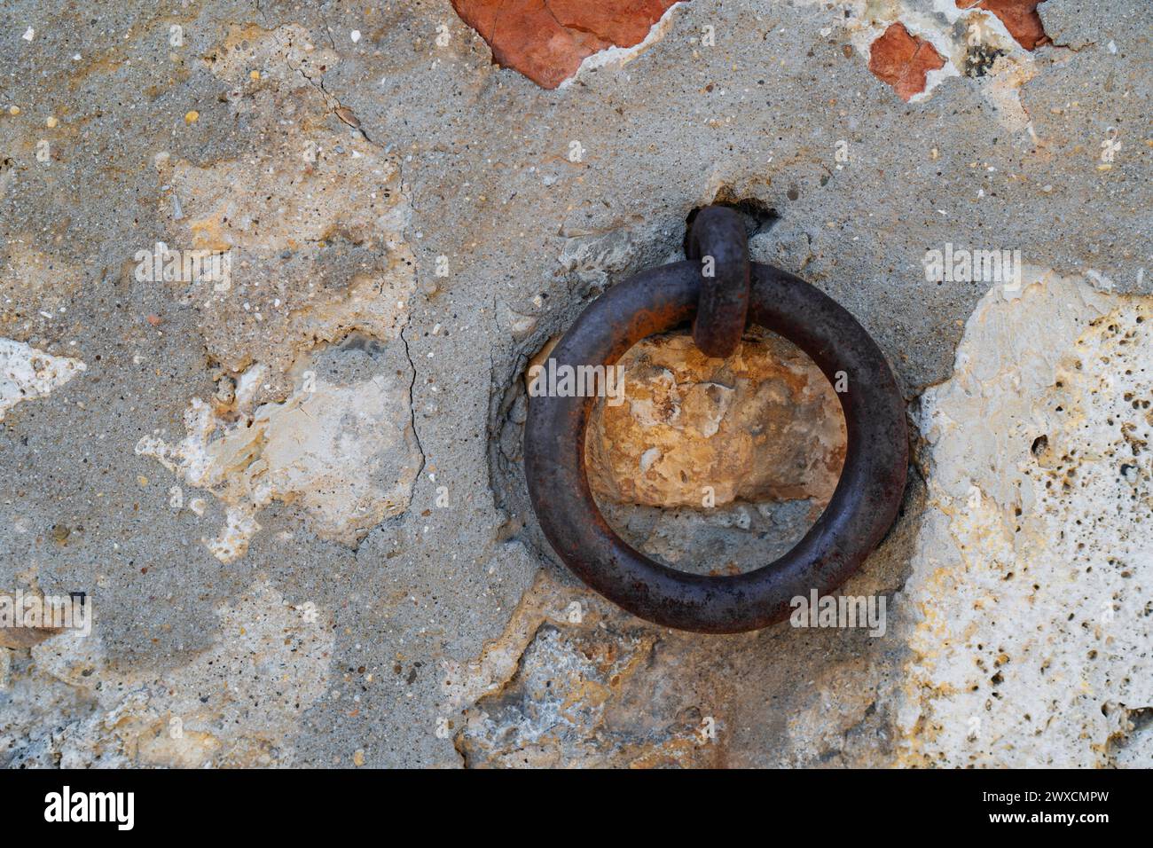 Mooring ring metal concrete hi-res stock photography and images - Alamy
