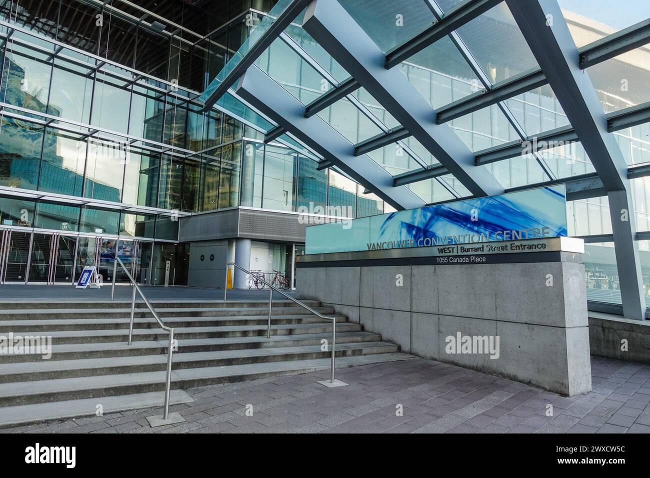 Prominent vancouver conference venue hi-res stock photography and ...