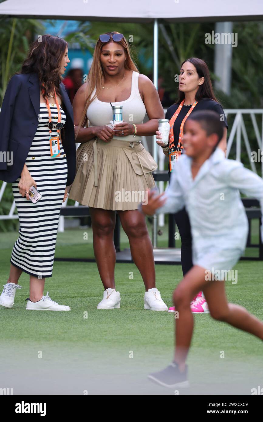 MIAMI GARDENS, FLORIDA - MARCH 29: Serena Williams and daughter Alexis ...