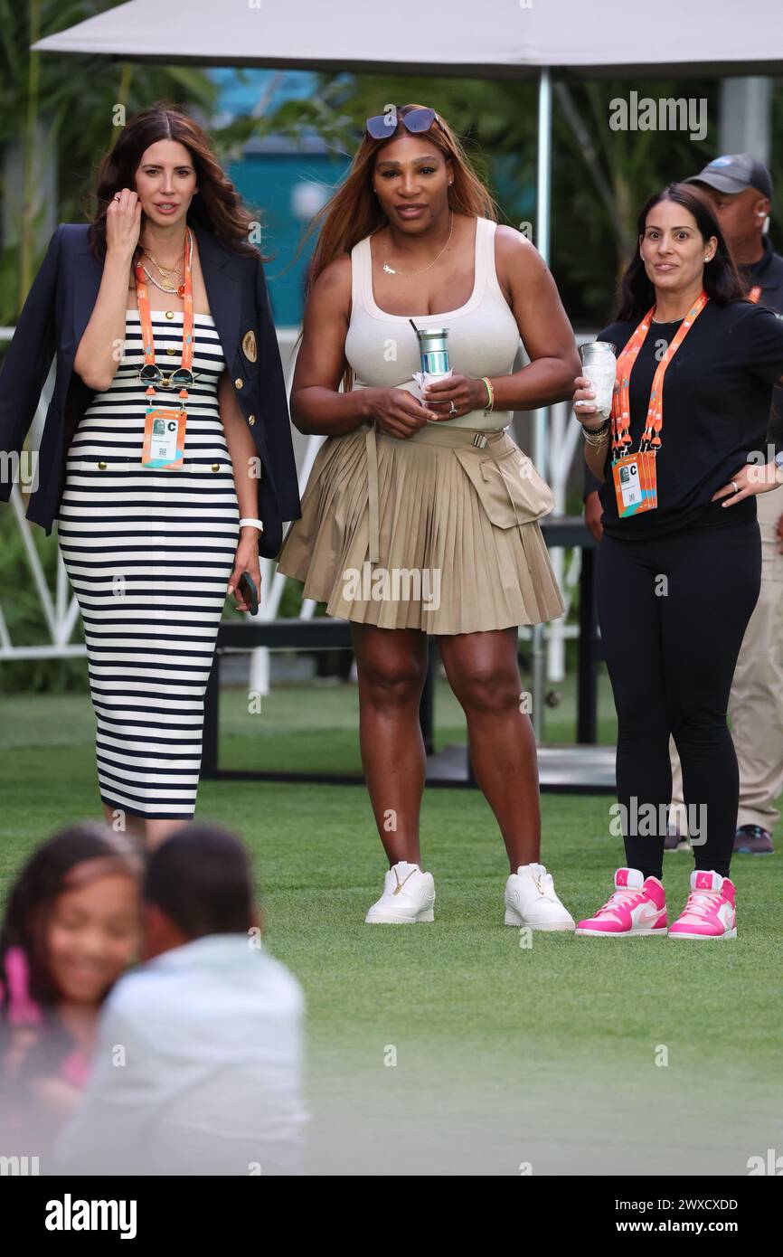 MIAMI GARDENS, FLORIDA - MARCH 29: Serena Williams and daughter Alexis ...