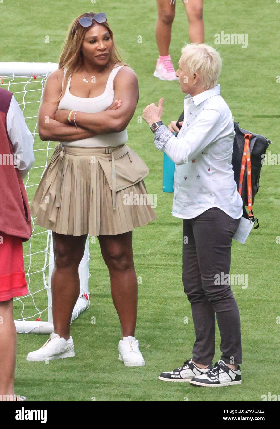 MIAMI GARDENS, FLORIDA - MARCH 29: Serena Williams and daughter Alexis ...