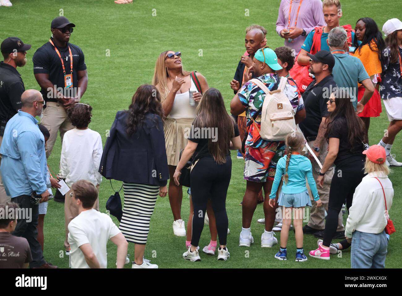 MIAMI GARDENS, FLORIDA - MARCH 29: Serena Williams and daughter Alexis ...