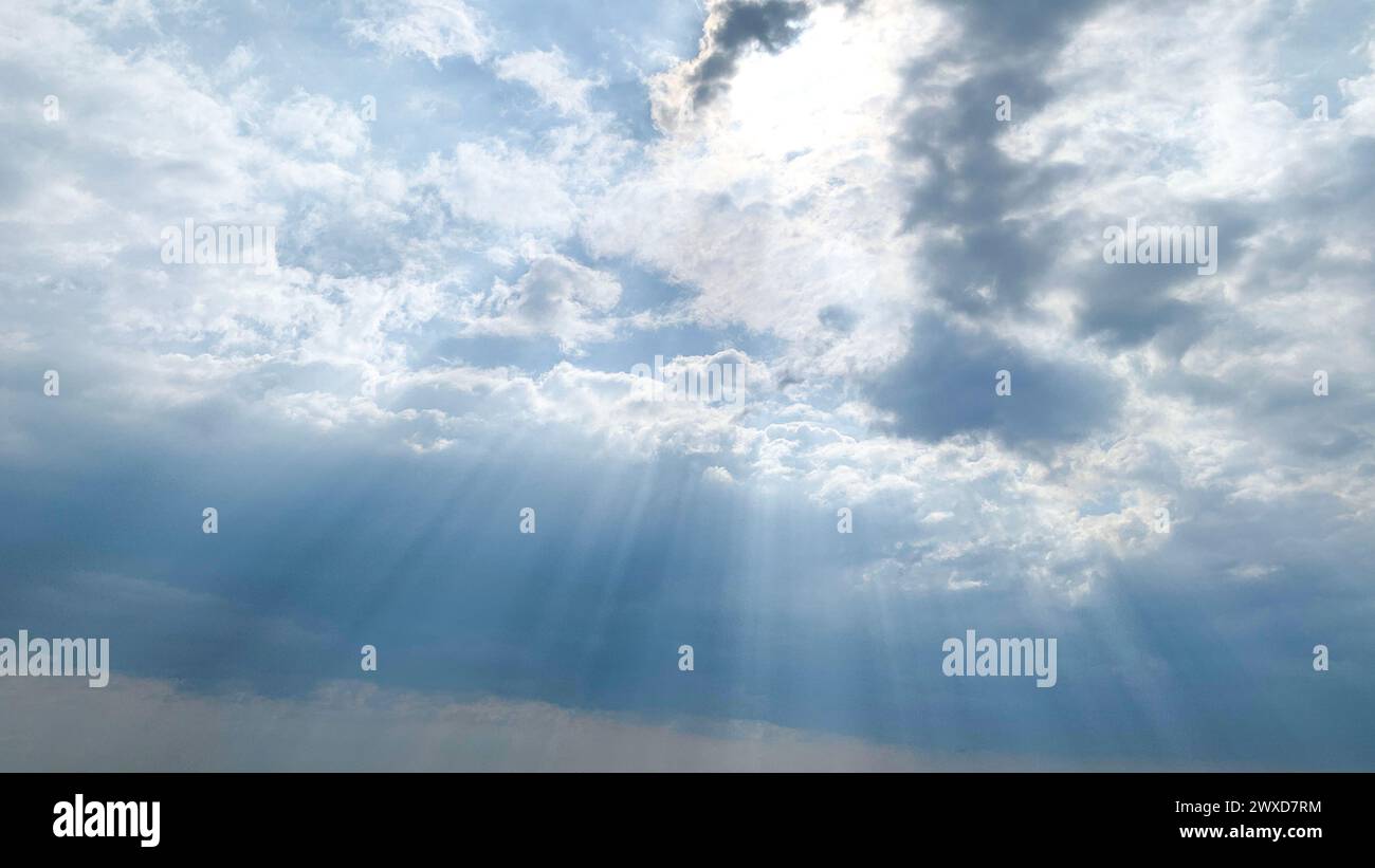 Flash cloud hi-res stock photography and images - Alamy