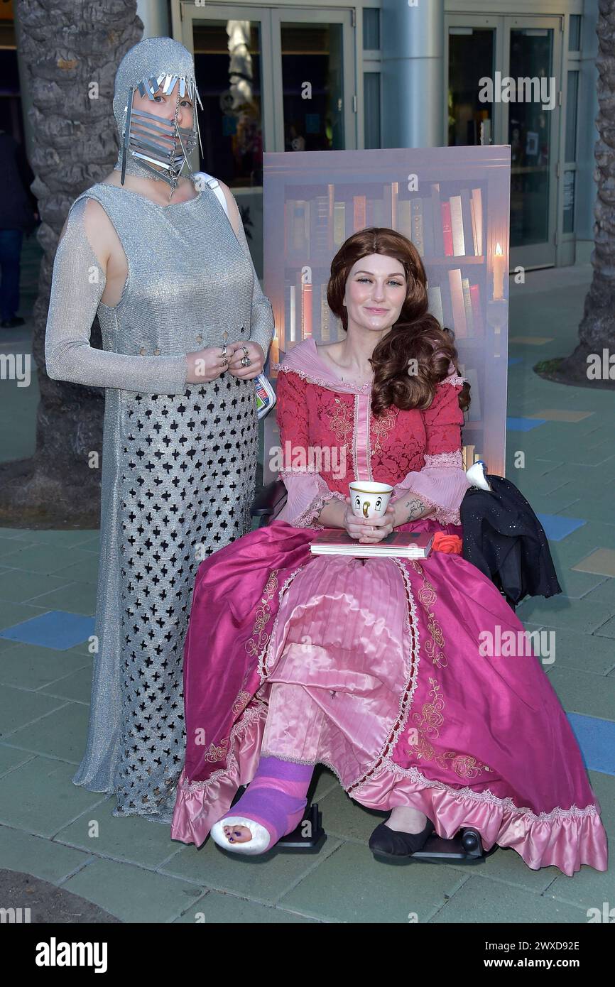 Cosplayer auf der WonderCon 2024 im Anaheim Convention Center. Anaheim ...