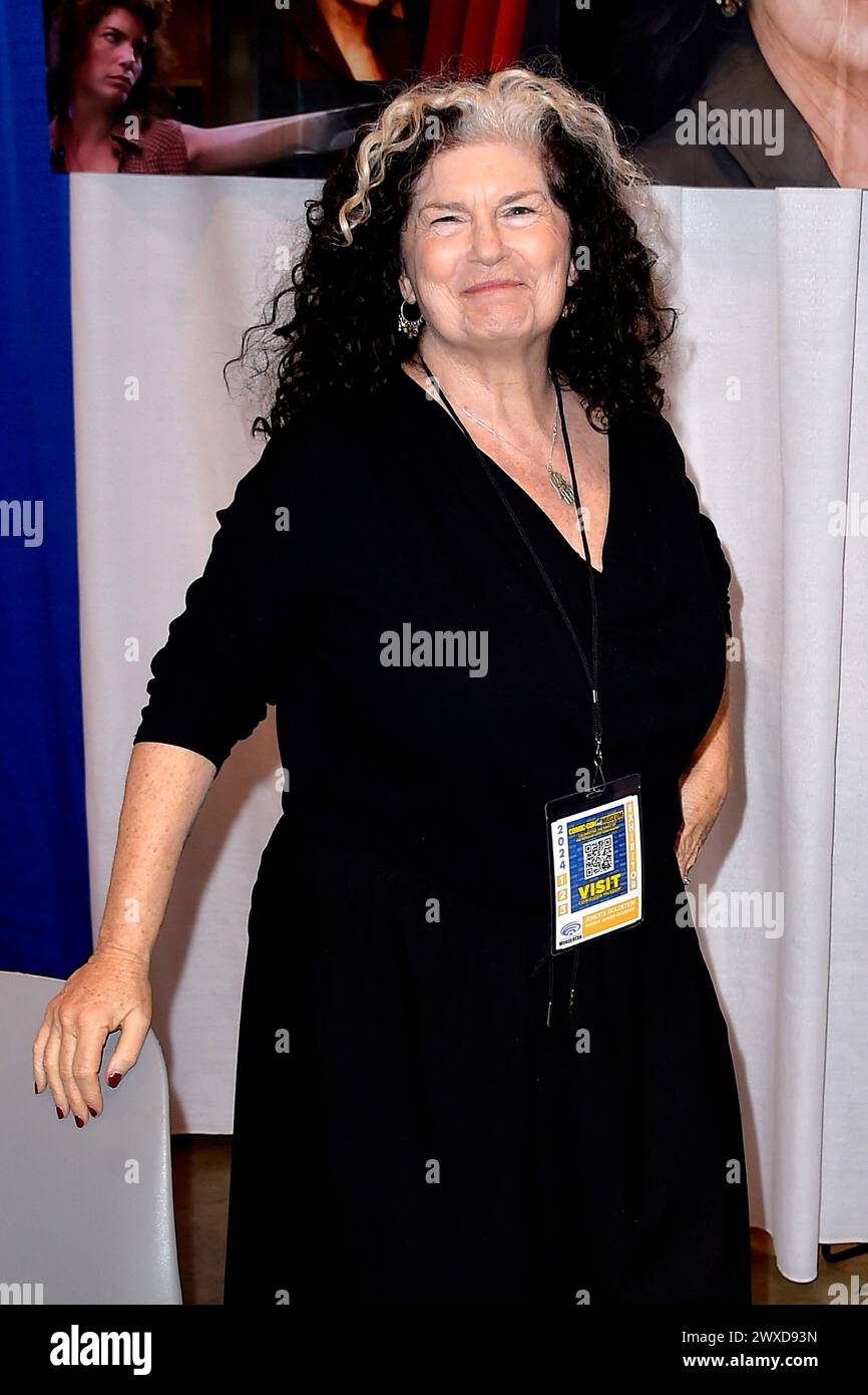 Jenette Goldstein auf der WonderCon 2024 im Anaheim Convention Center ...