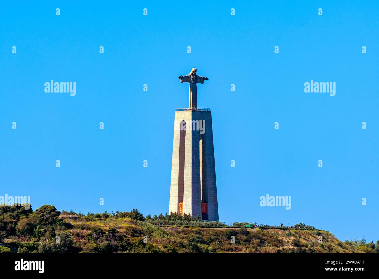 Panoramic view of the monumental stone Statue of Christ the King Almada ...