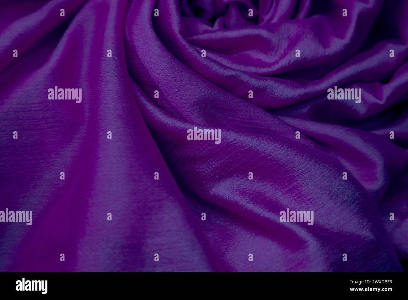 Purple clothe hi-res stock photography and images - Alamy