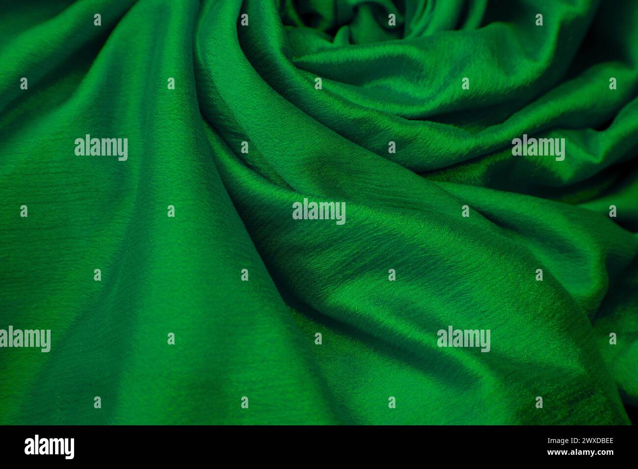 Emerald green fabric hi-res stock photography and images - Alamy
