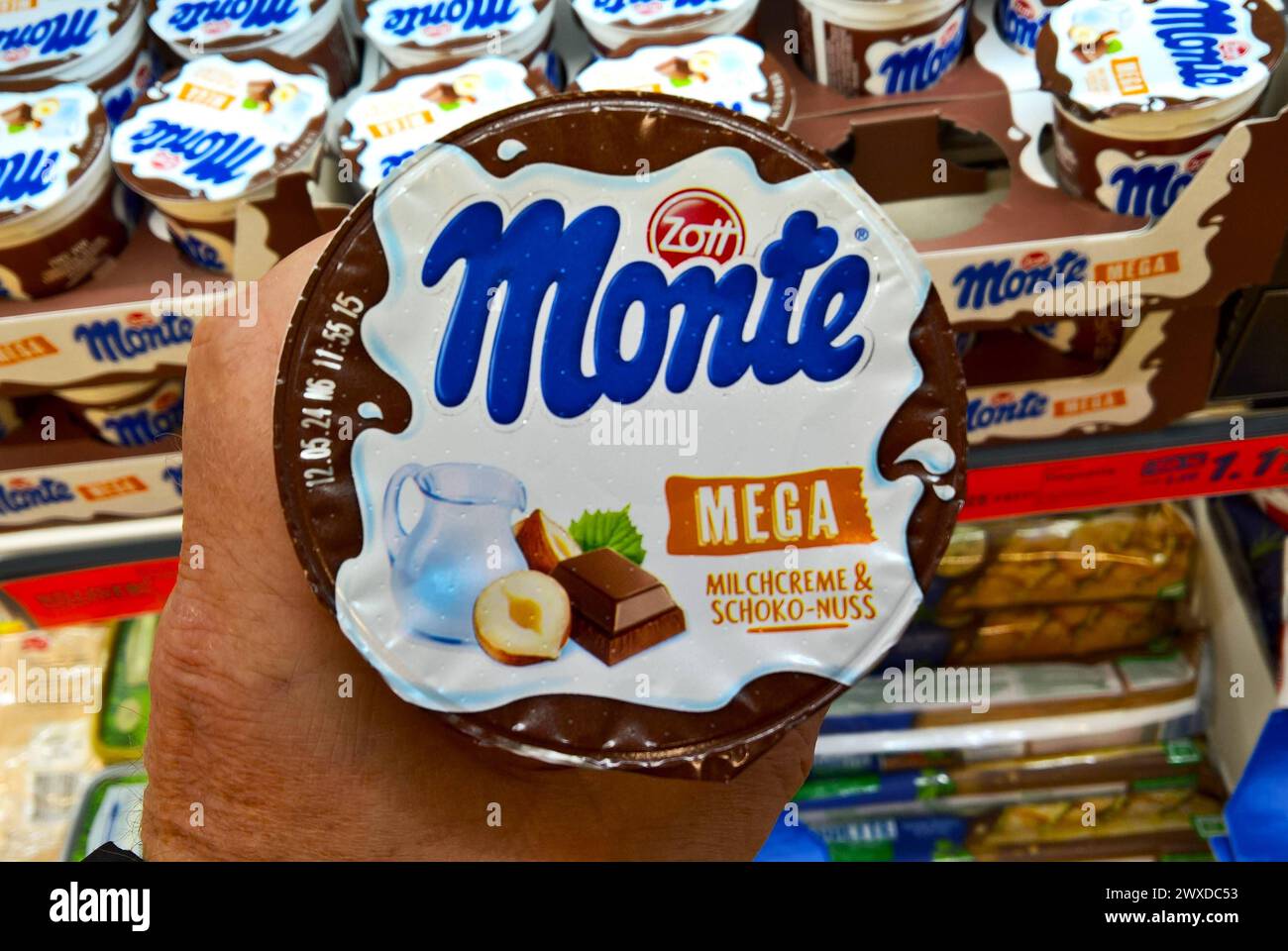 Zott Joghurt Monte Mega. Die Zott SE und Co KG ist eine deutsche ...