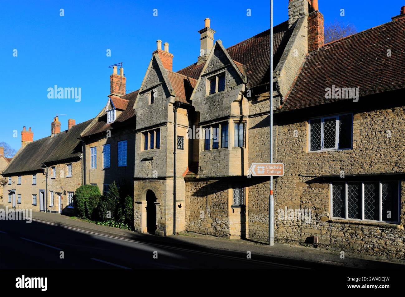 Street view of Higham Ferrers Town, Northamptonshire, England, UK Stock ...