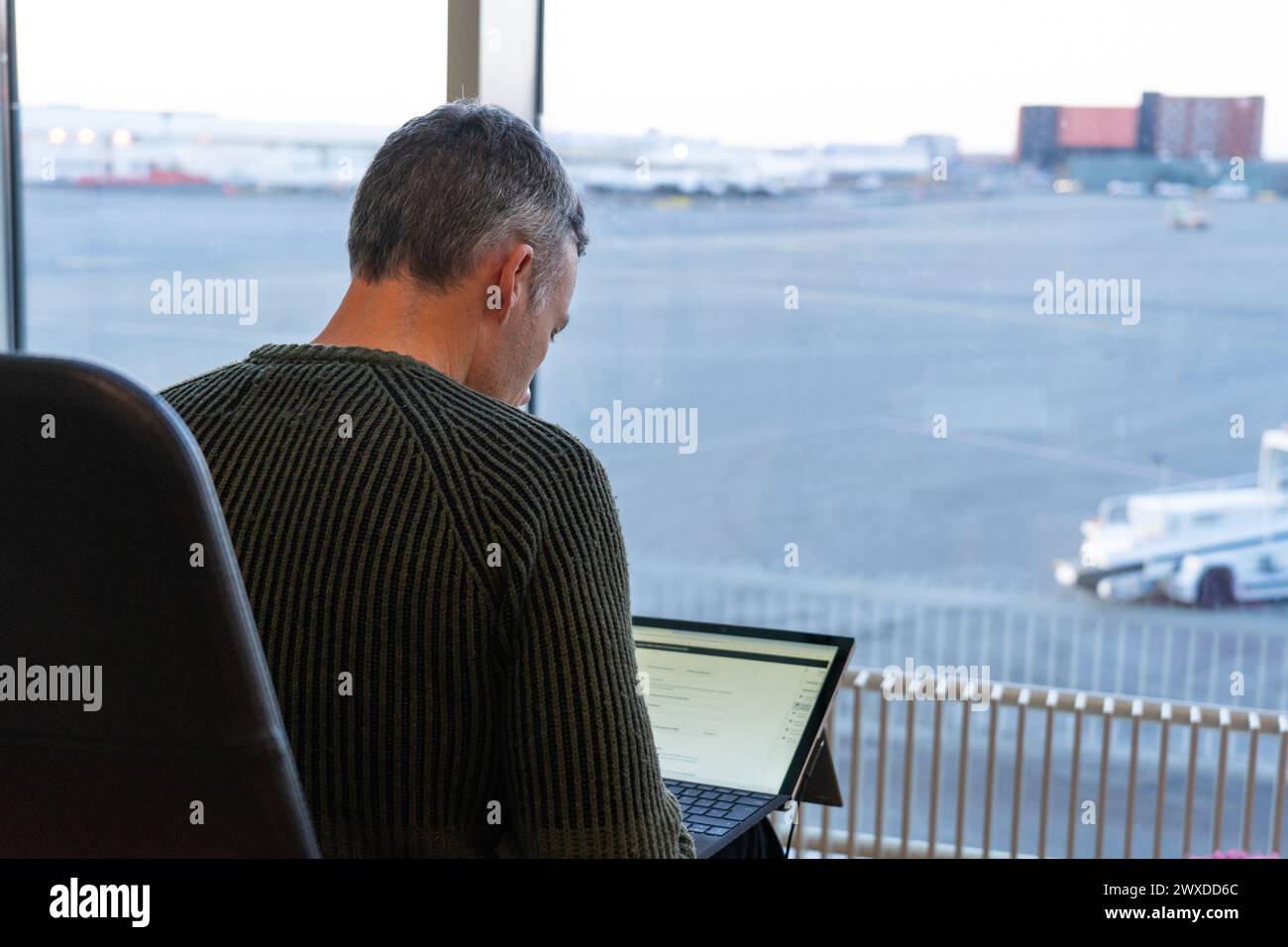 Airport workstation hi-res stock photography and images - Alamy