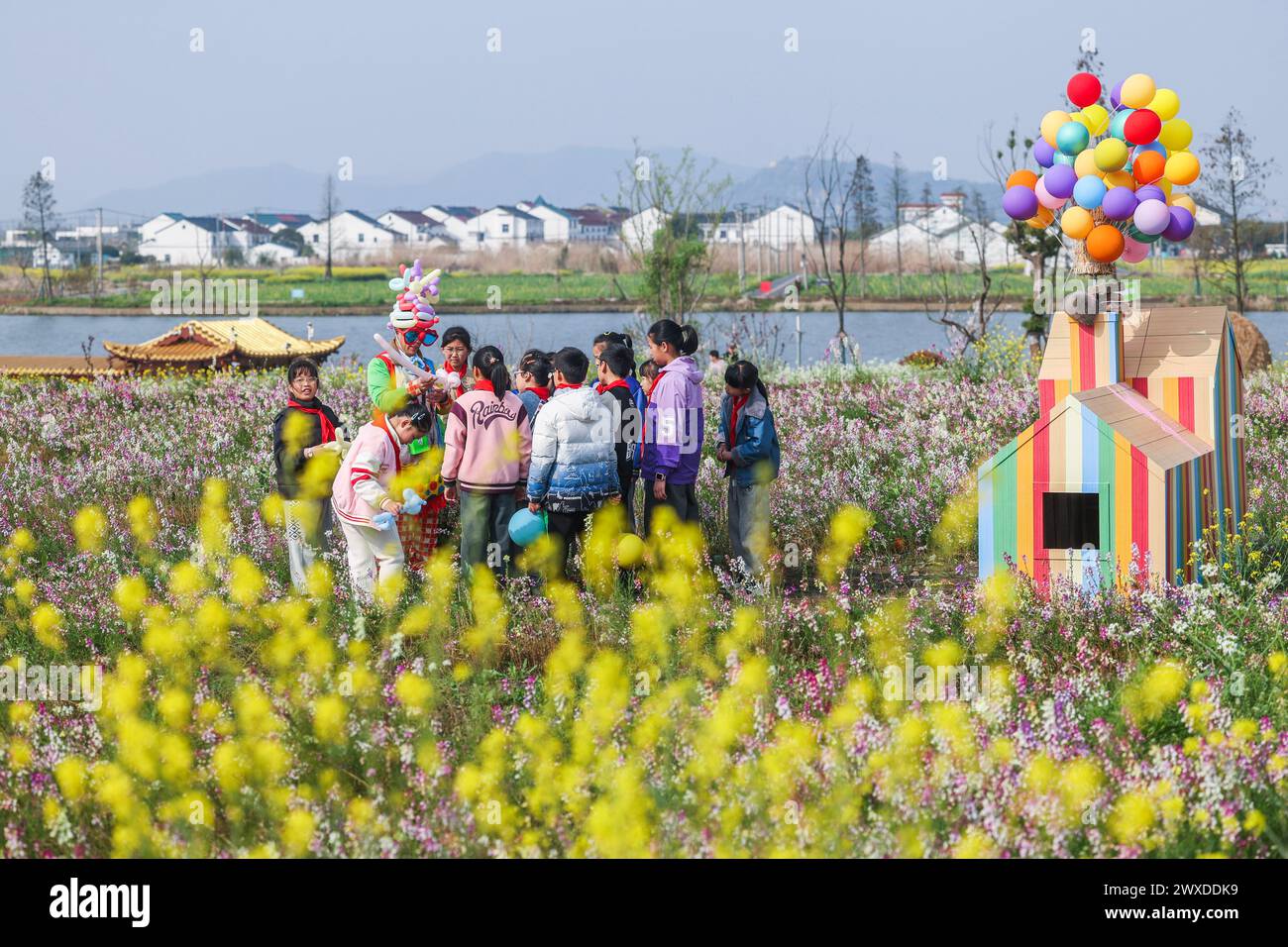 Yuecheng lake hi-res stock photography and images - Alamy