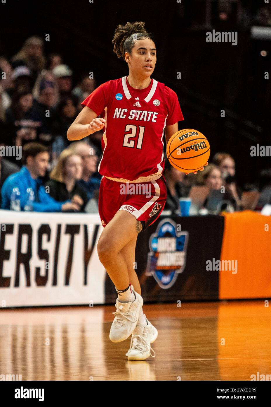 Portland, OR U.S. 29th Mar, 2024. A. NC State guard Madison Hayes (21 ...