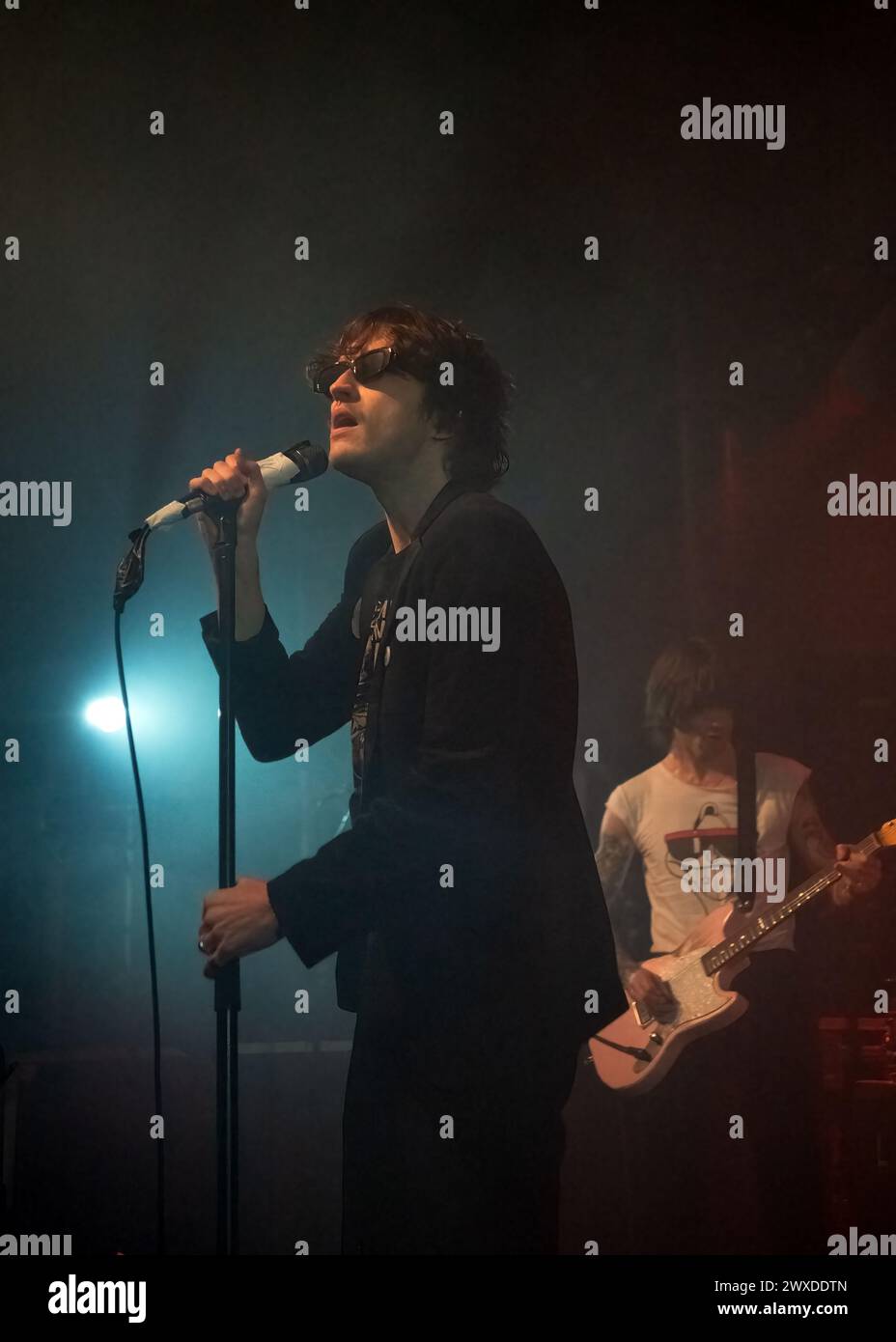 The bad nerves lead vocals hi-res stock photography and images - Alamy