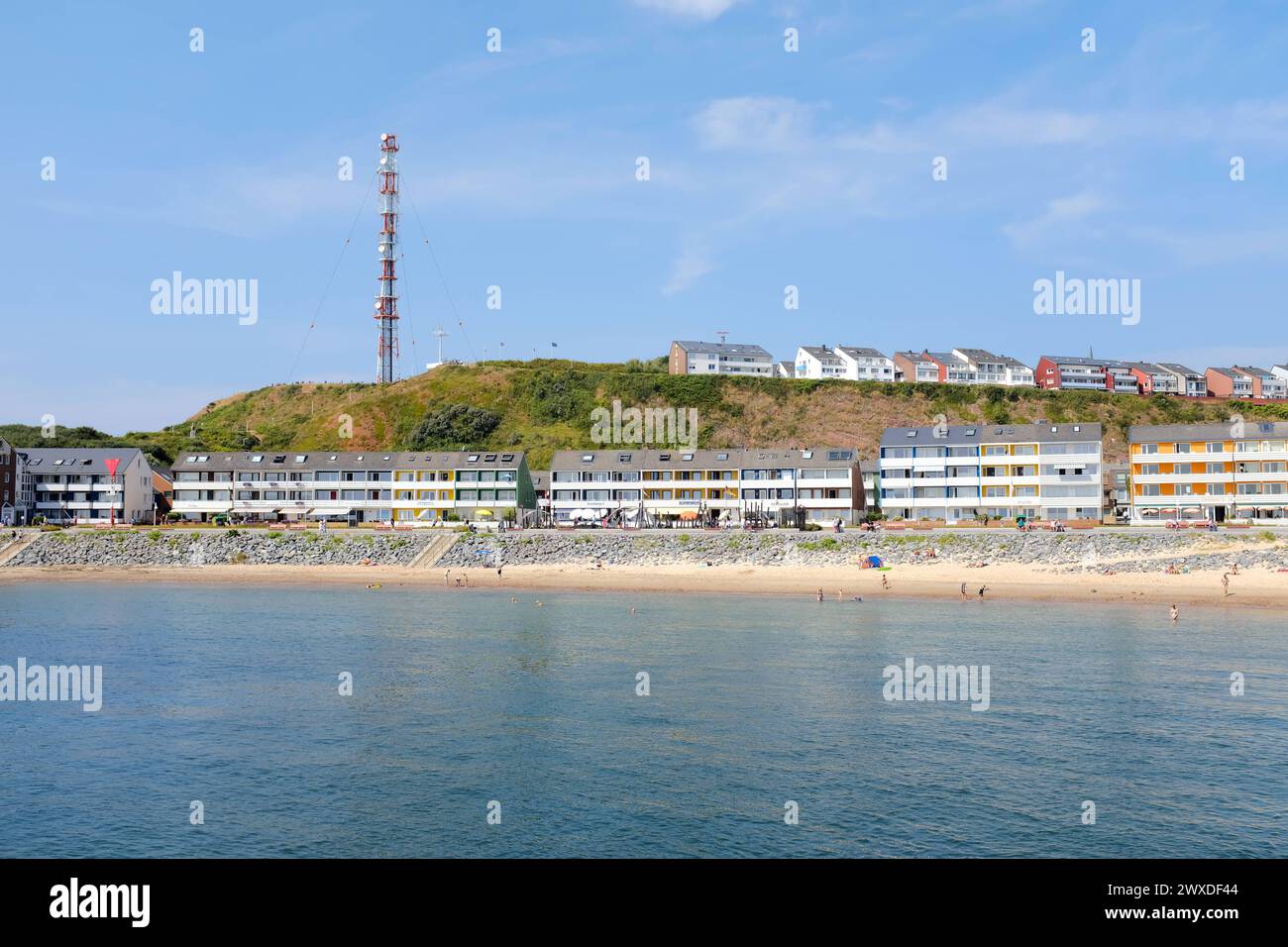 Strand Helgoland Helgoland Strand an Promenade und Badezone. Funkturm ...