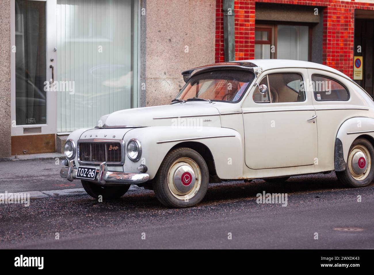 Old volvo car hi-res stock photography and images - Alamy