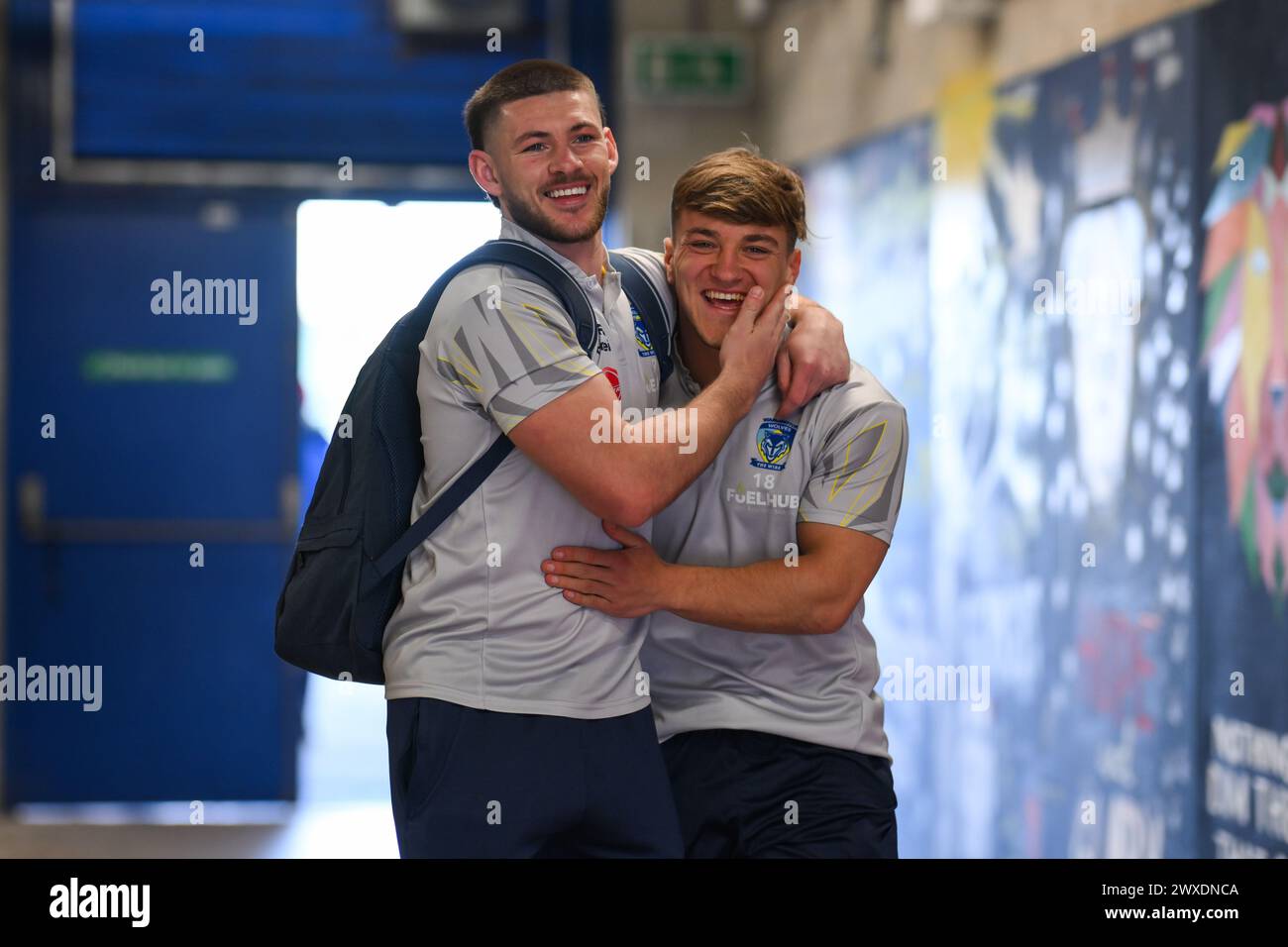 Danny Walker of Warrington Wolves and Leon Hayes of Warrington Wolves ...