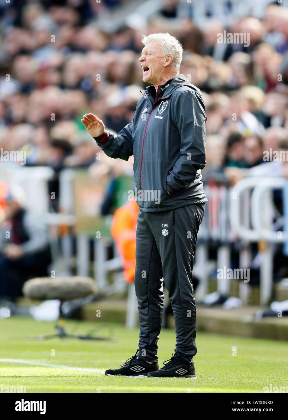 West Ham United manager David Moyes on the touchline during the Premier ...