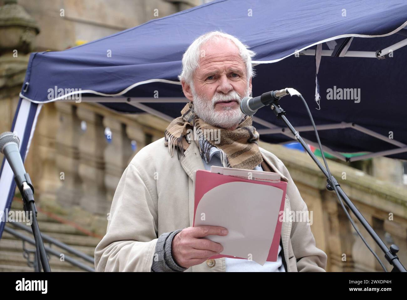 30.03.2024 xkhx Kassel, Kasseler Ostermarsch 2024 Der Hauptredner bei ...